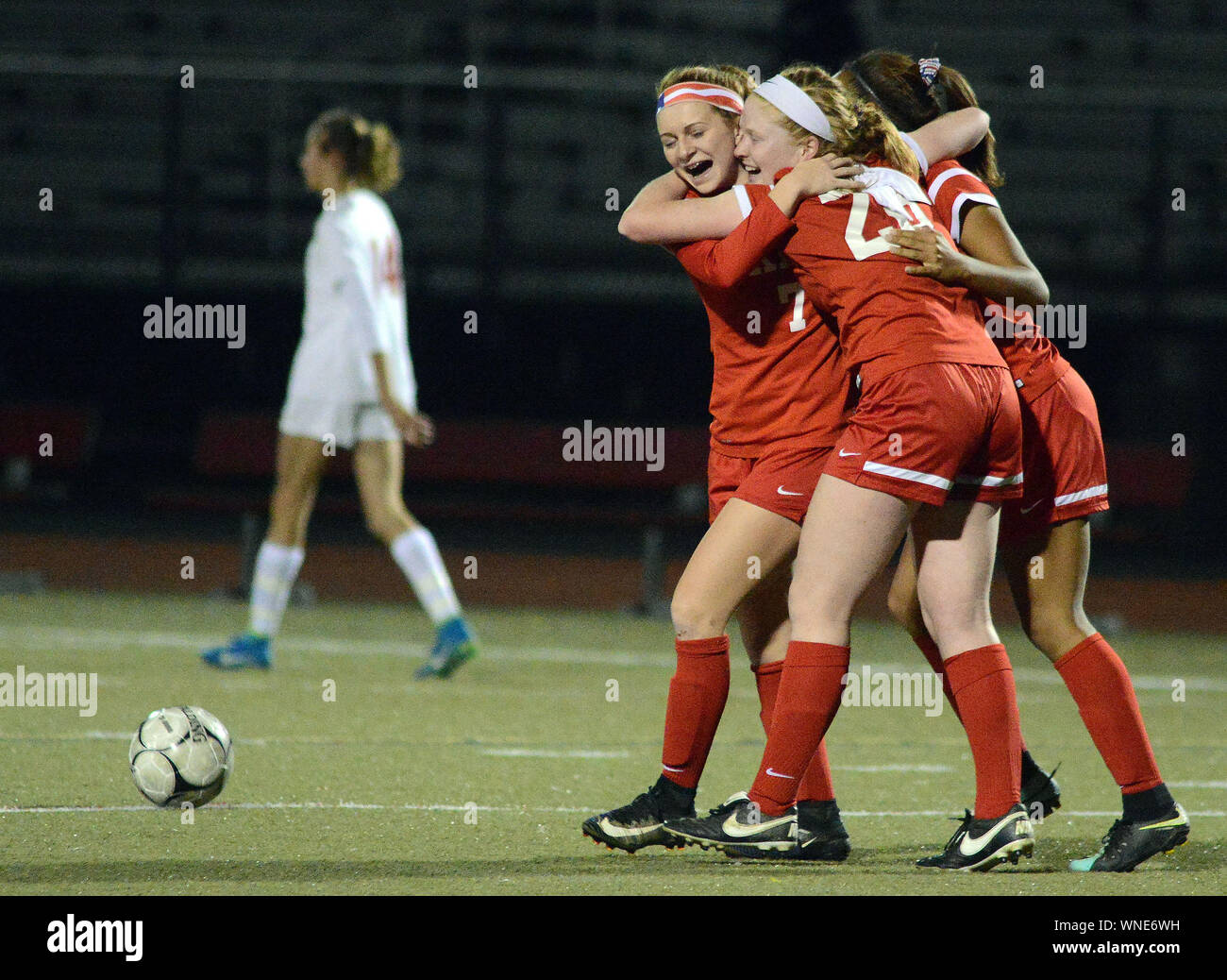 Late first half goal hi-res stock photography and images - Alamy