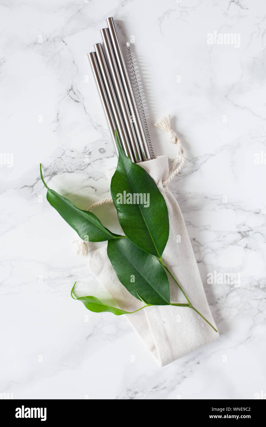 eco-friendly reusable metal drinking straw. zero waste concept Stock ...