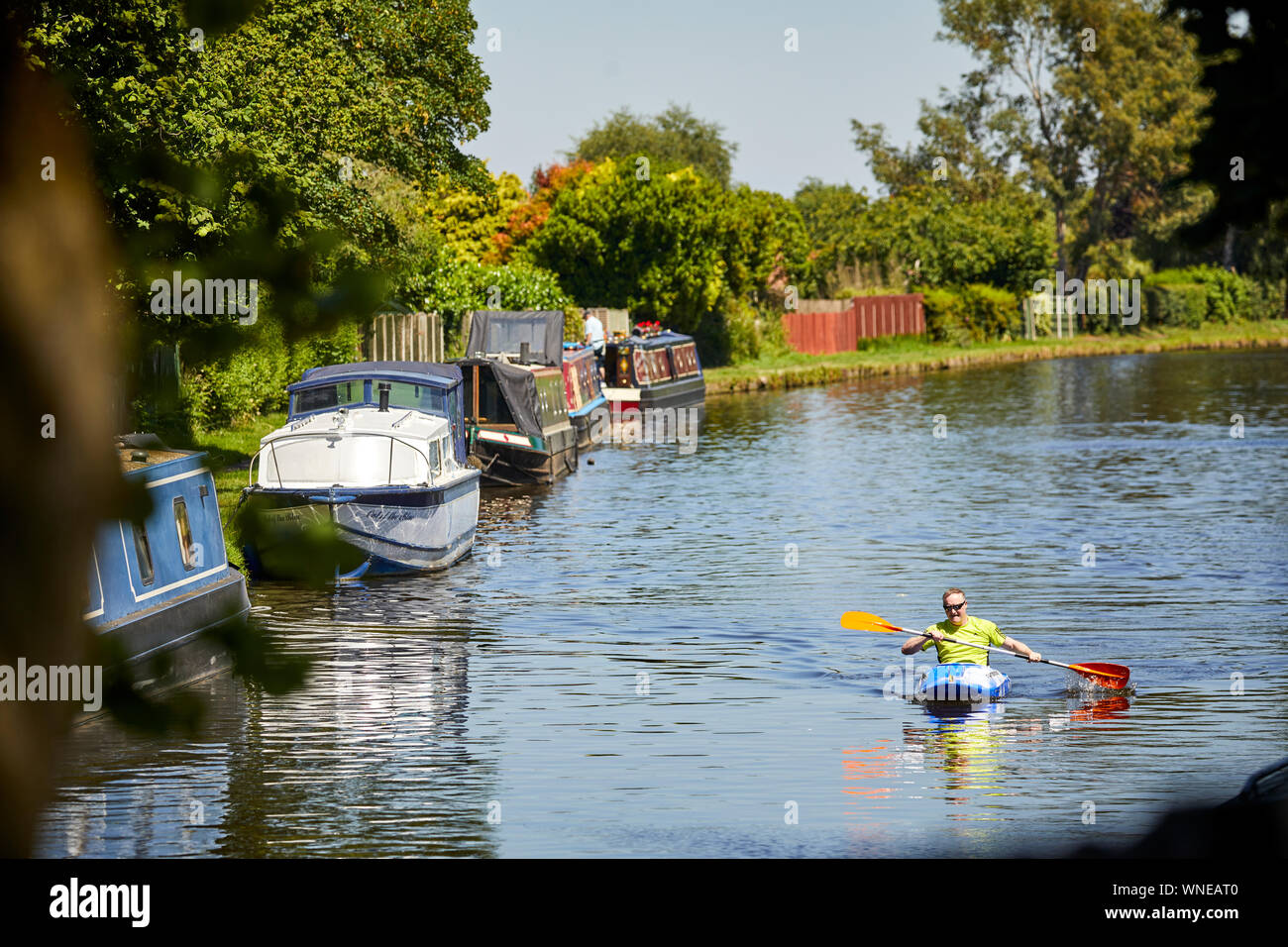 Bridgewater canal and London Bridge Inn Appleton Warrington, Cheshire ...