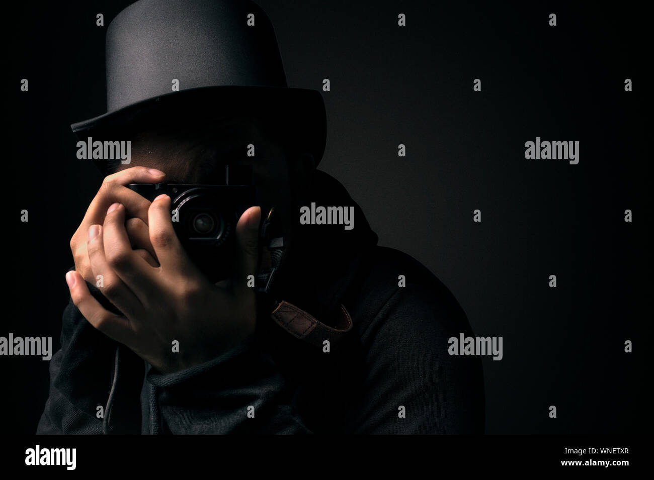 Photographing in the dark hi-res stock photography and images - Alamy