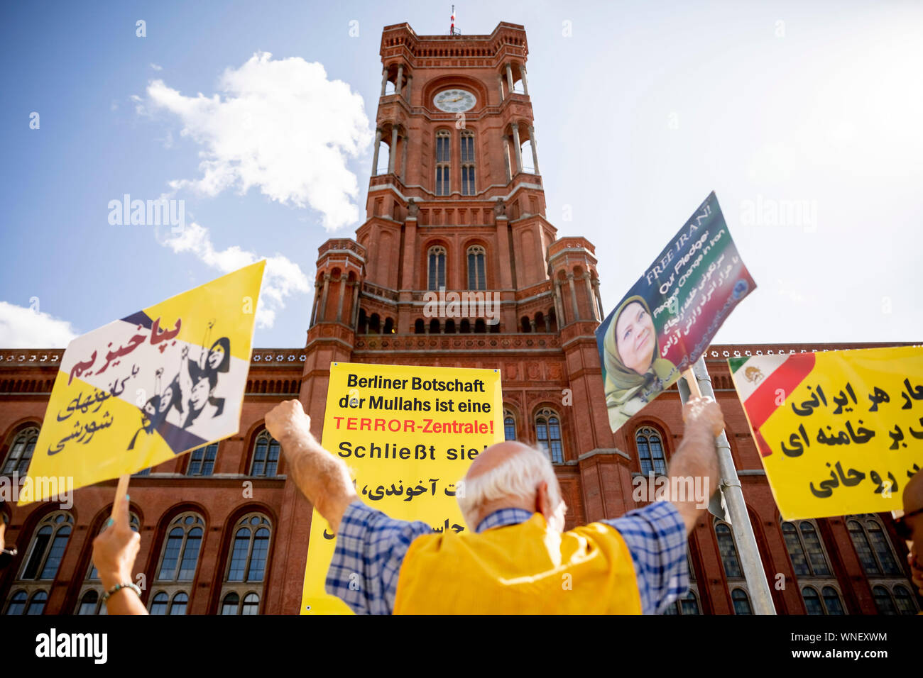 Tehran mayor hi-res stock photography and images - Alamy