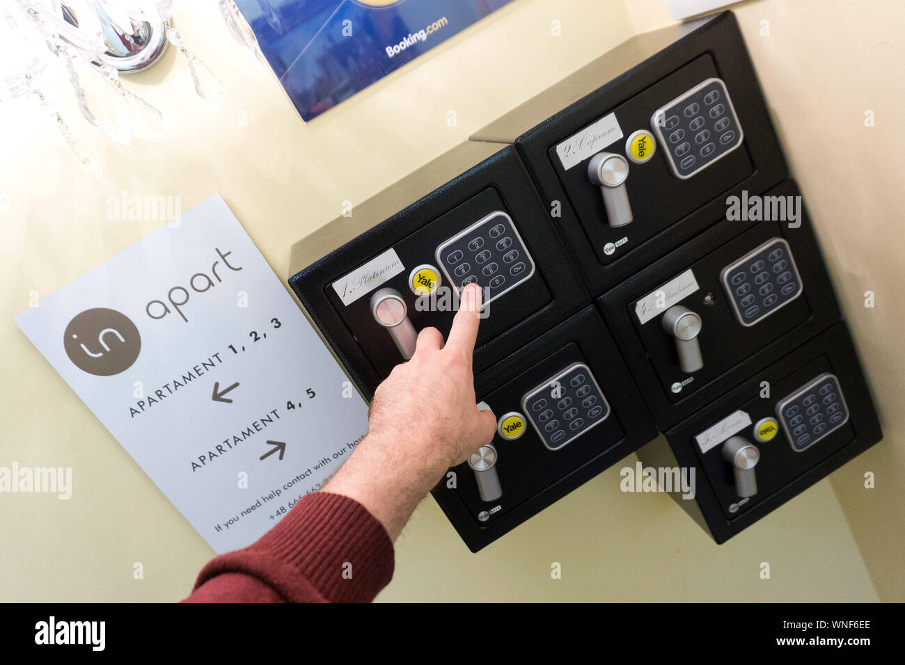 Key lock boxes hi-res stock photography and images - Alamy