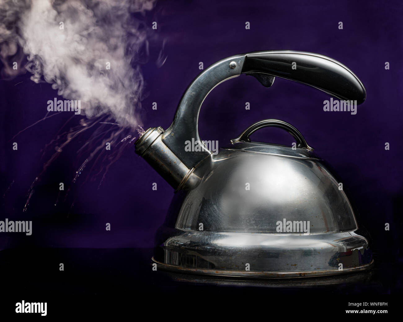 Vintage tea pot hi-res stock photography and images - Alamy