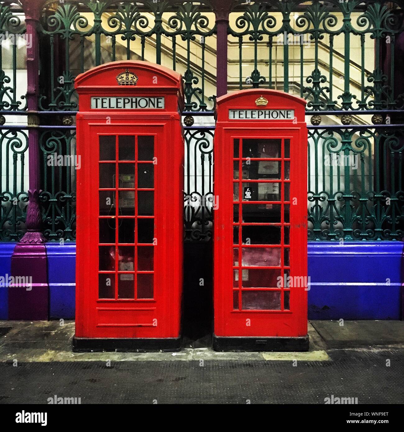 Red phone boot hi-res stock photography and images - Alamy