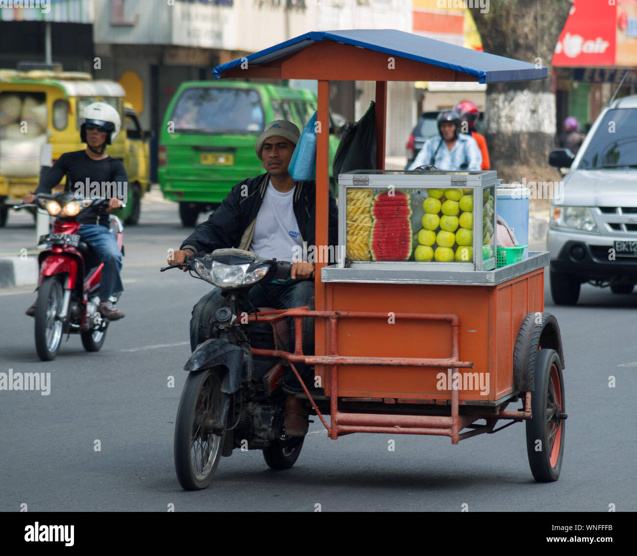 Sidecar taxi hi-res stock photography and images - Alamy