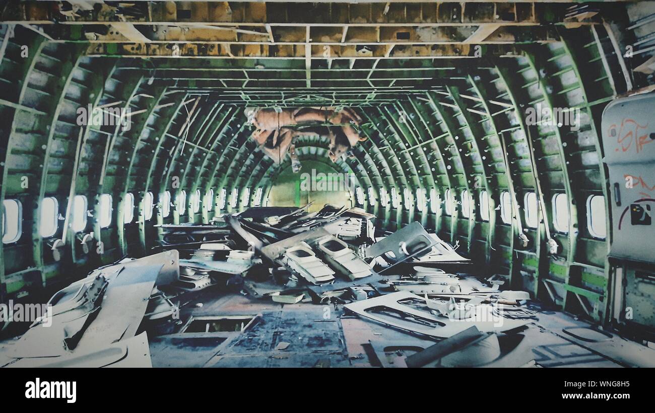 Bad airplane hi-res stock photography and images - Alamy