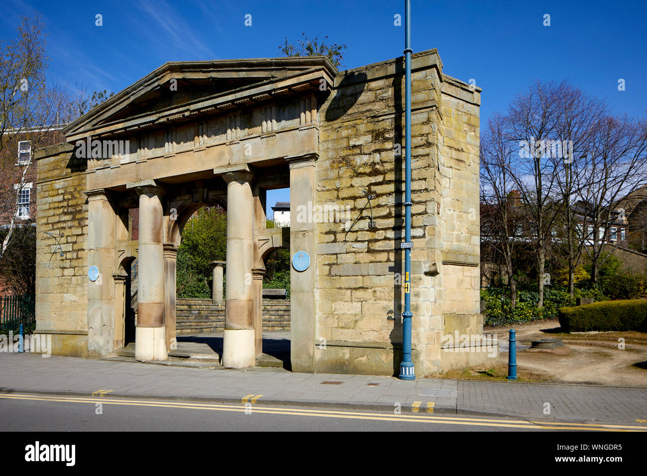 Tameside monument PORTICO OF THE FORMER TOWN HALL, STALYBRIDGE Stock ...