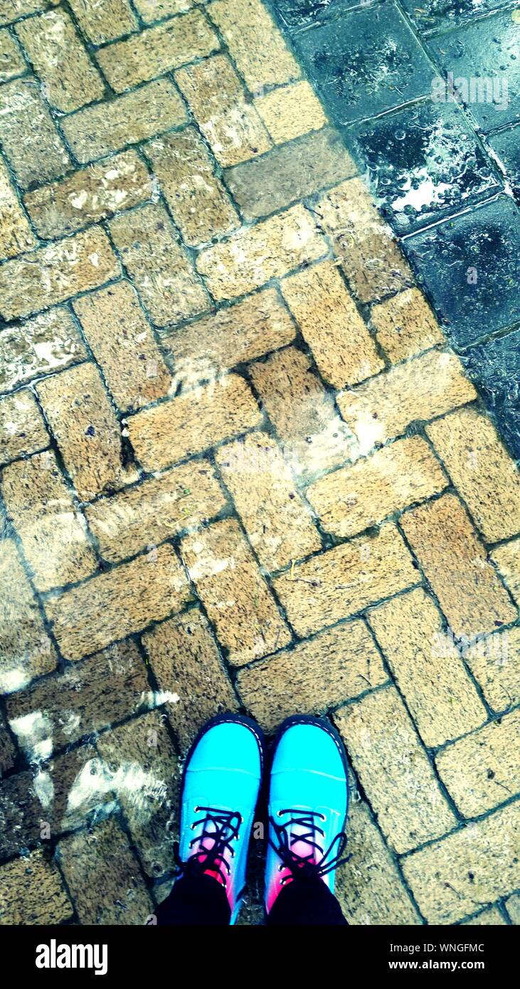 Blue puddle hi-res stock photography and images - Alamy