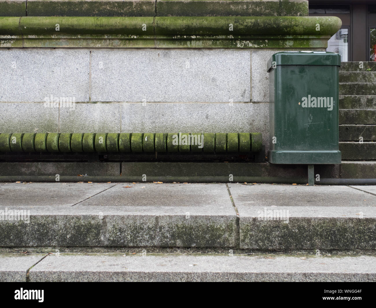 Trashcan hi-res stock photography and images - Alamy
