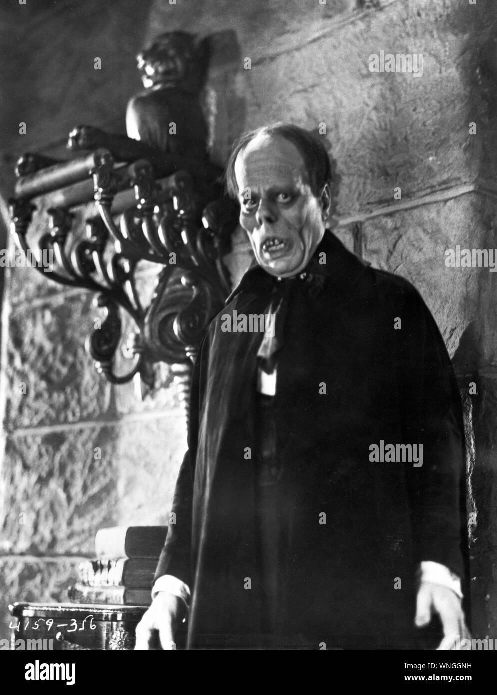 Lon chaney as the phantom hi-res stock photography and images - Alamy