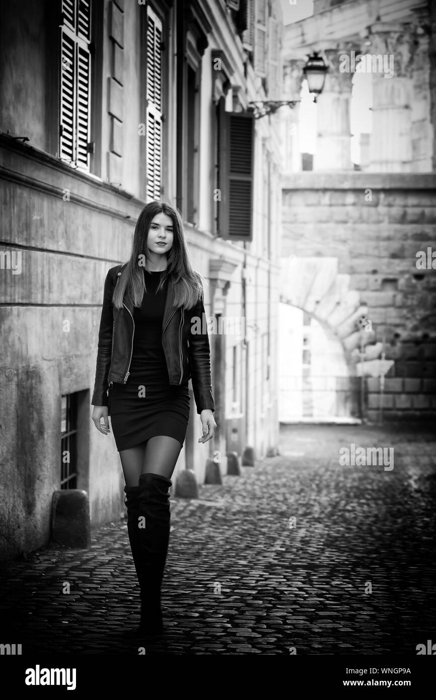 Beautiful woman walking street hi-res stock photography and images - Alamy