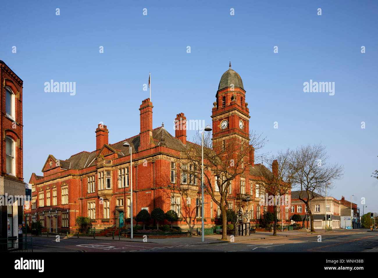 Tameside landmarks, Hyde Town Hall designated Grade II listed ...