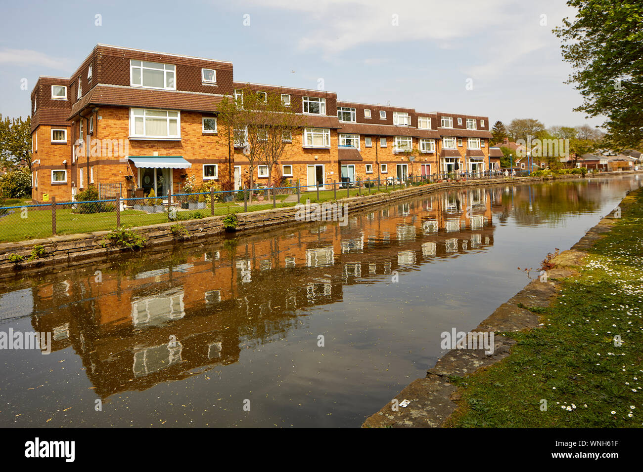 Tameside landmarks, Ashton Canal in Audenshawe Stanmore House by ...