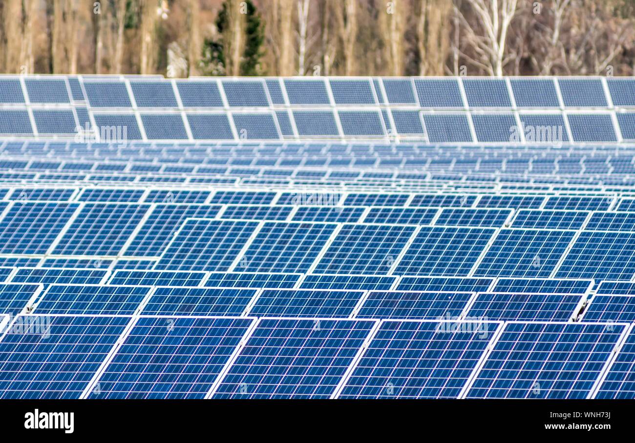 Row with solar panels hi-res stock photography and images - Alamy