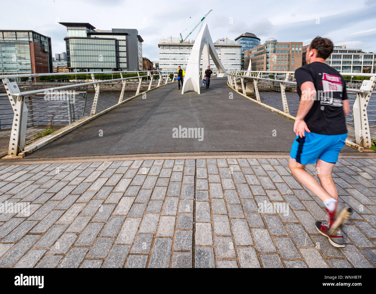 Tradeston pedestrian bridge, known as the squiggly bridge, River Clyde ...