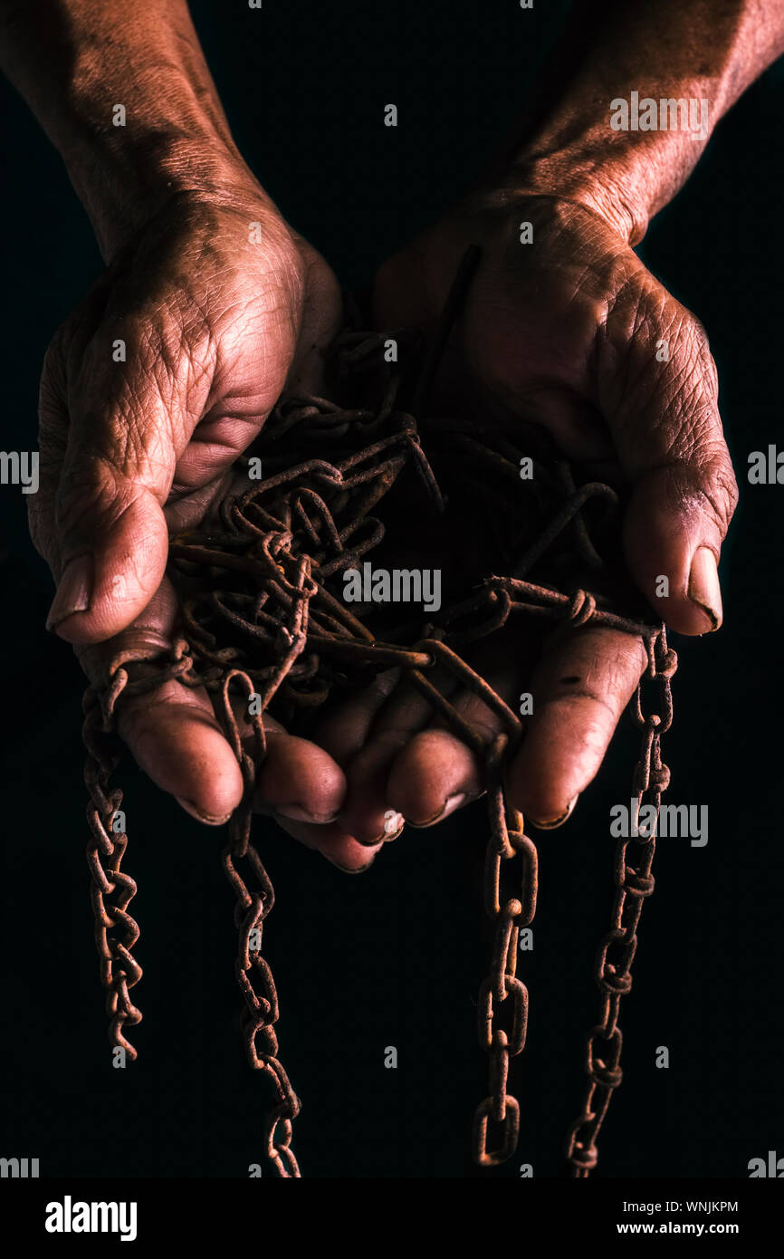 Human chain holding hands hi-res stock photography and images - Alamy