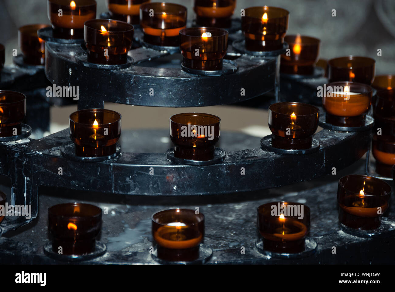 Church altar light hi-res stock photography and images - Alamy