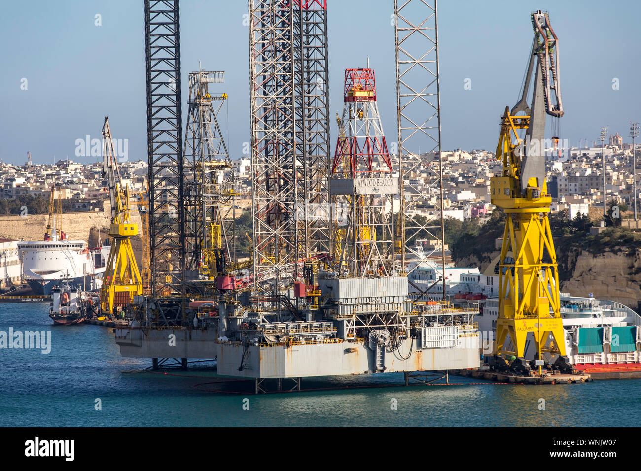 Offshore shipbuilding hi-res stock photography and images - Alamy