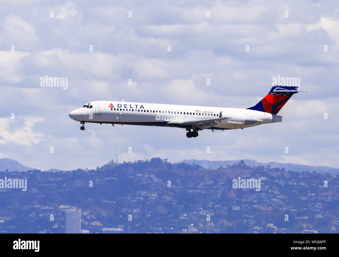 Delta airlines boeing 717 passenger jet aircraft hi-res stock ...