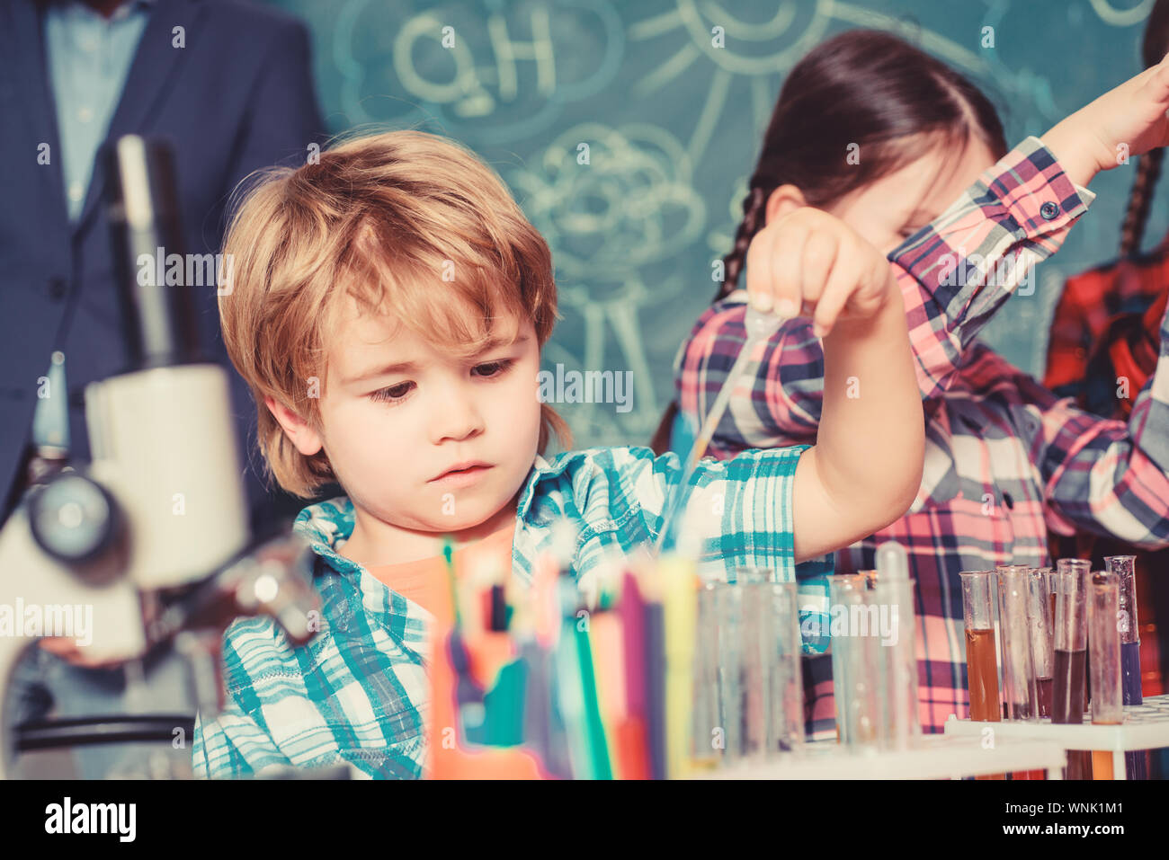 back to school. Educational concept. children scientists making ...