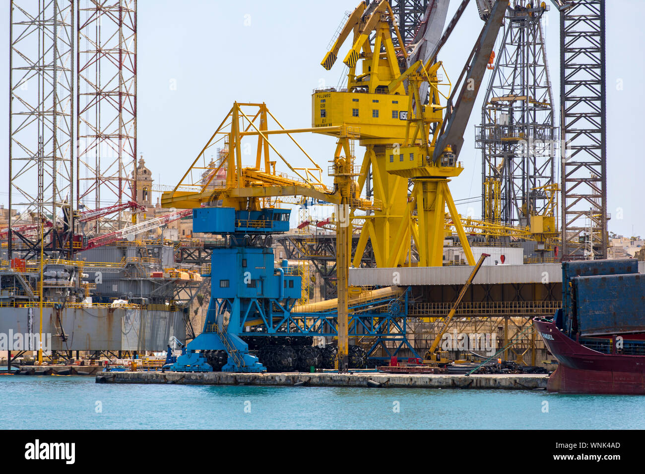 Offshore shipbuilding hi-res stock photography and images - Alamy