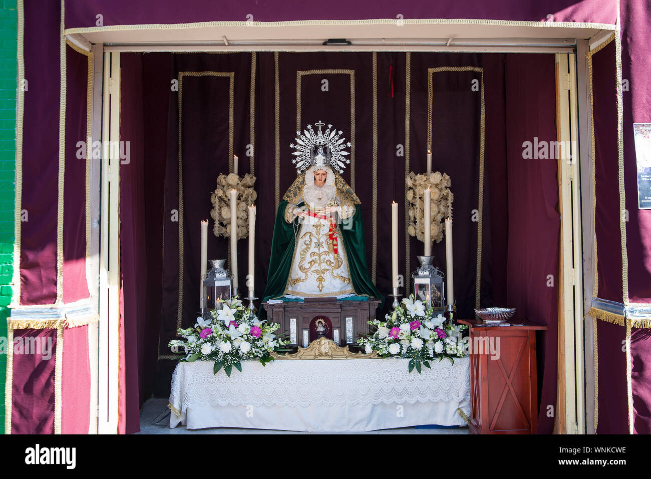 SPAIN, SEVILLE: Festival to honour "Senora de Esperanza" - Lady of Hope ...