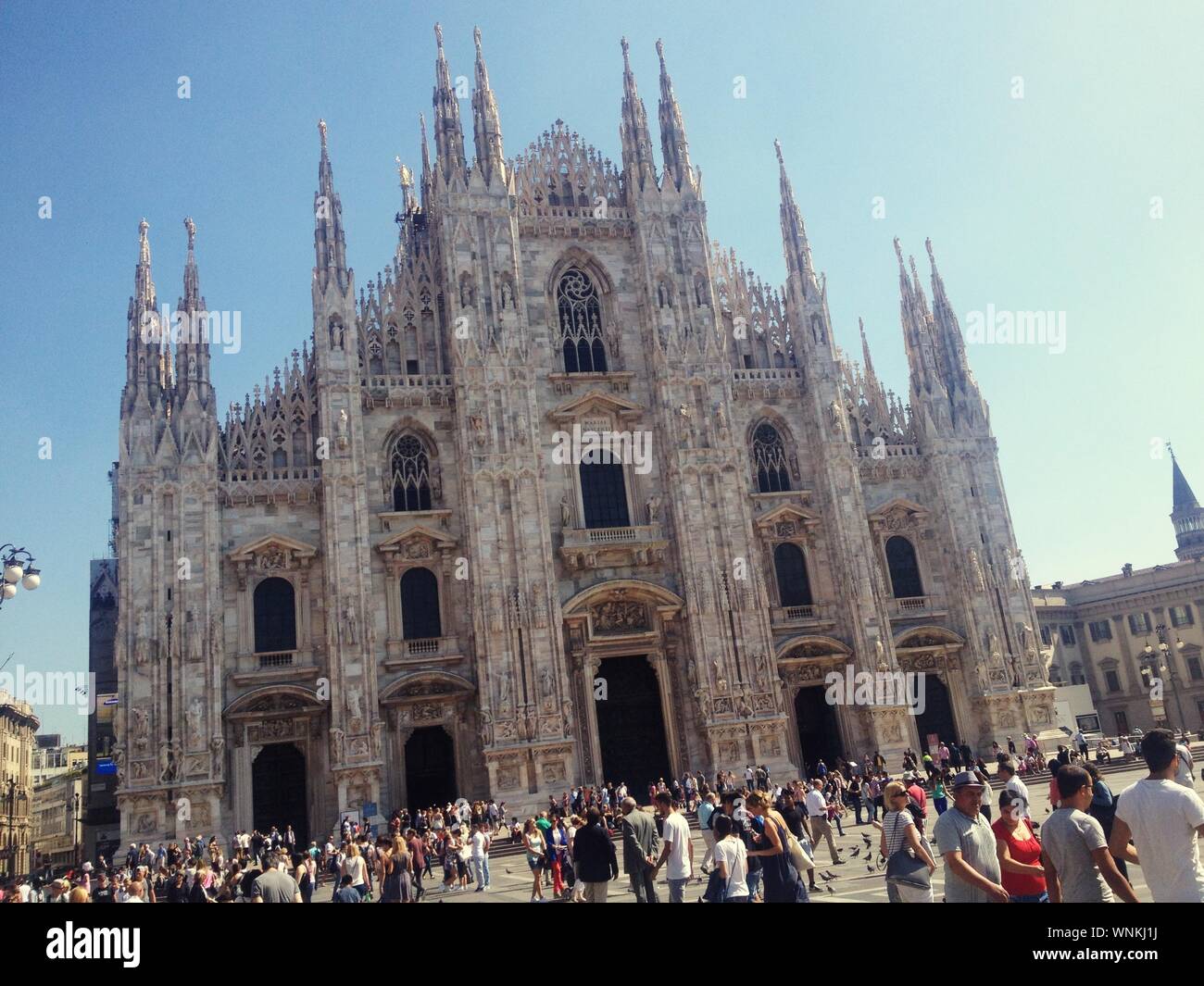 Duomo di milano people hi-res stock photography and images - Alamy