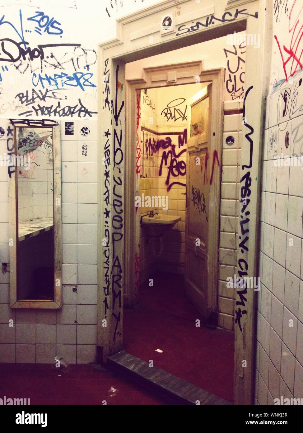 Graffiti on restroom door hi-res stock photography and images - Alamy