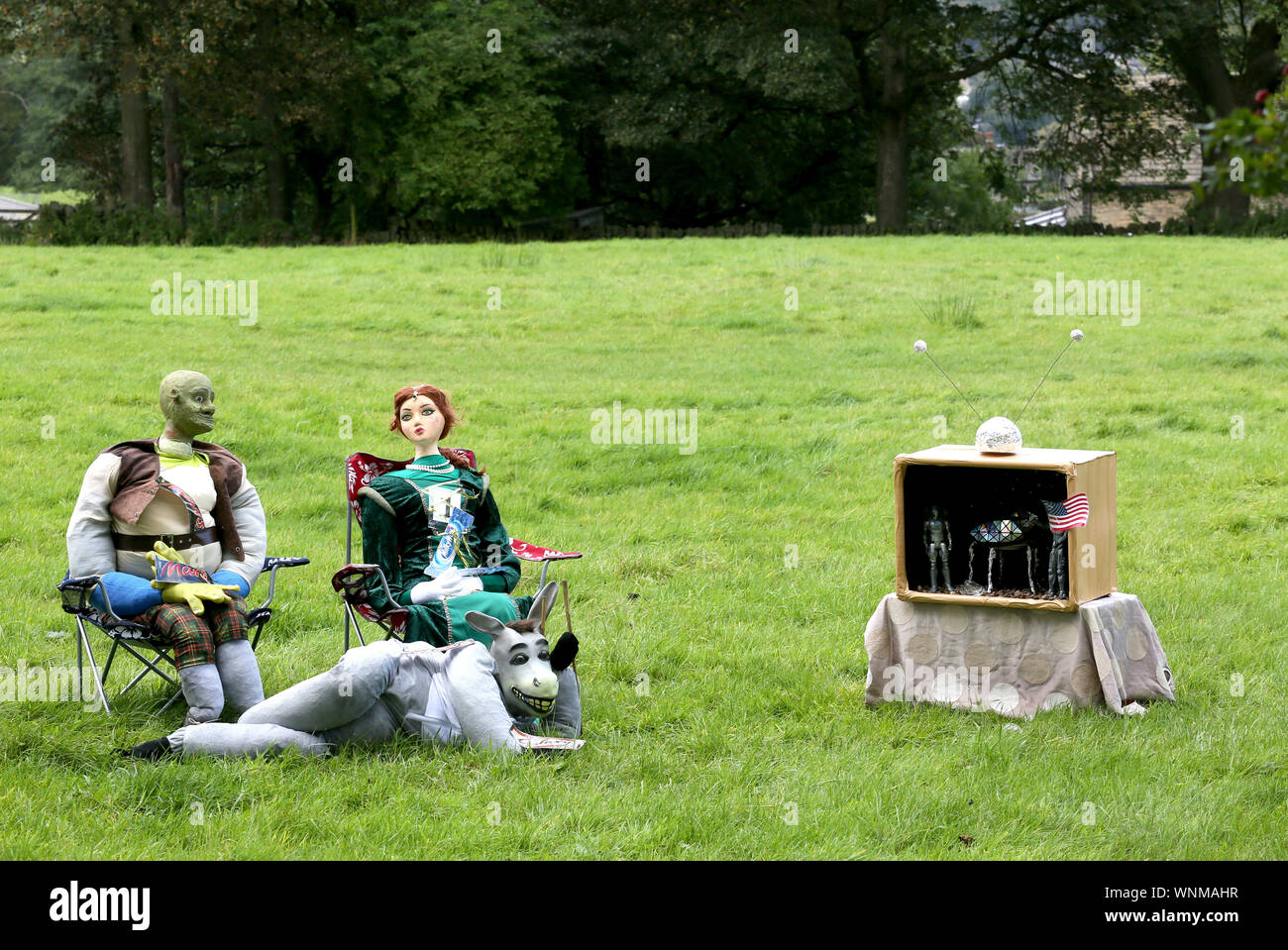 Shrek as scarecrow hi-res stock photography and images - Alamy