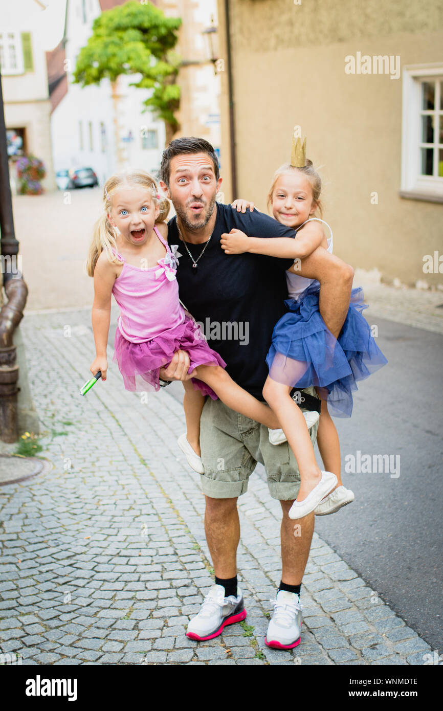 Family father two daughters on hi-res stock photography and images - Alamy