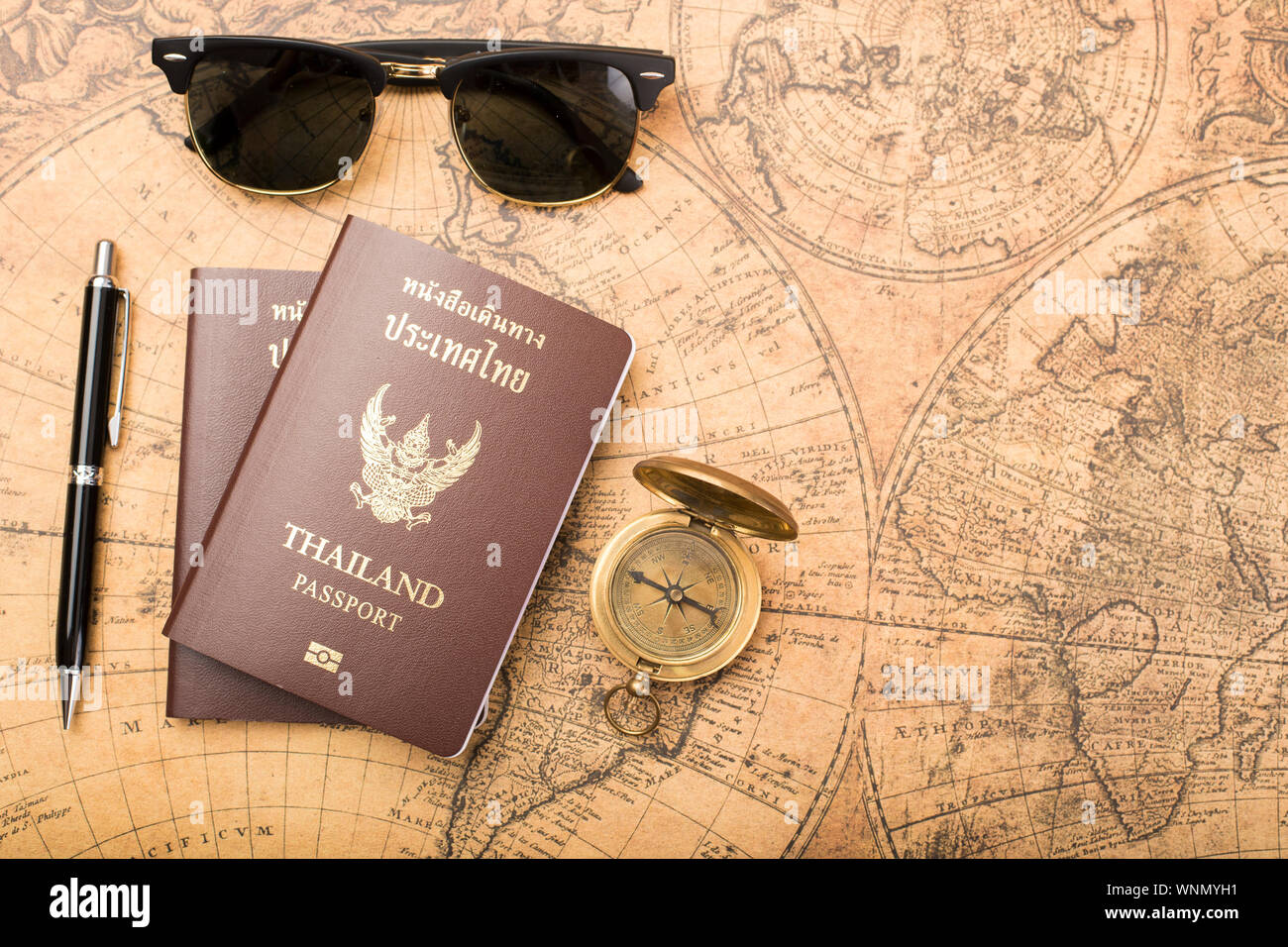 Compass map pen hi-res stock photography and images - Alamy