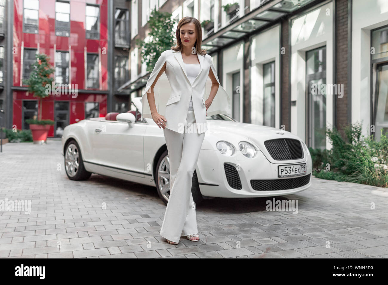 Bentley V12 Women