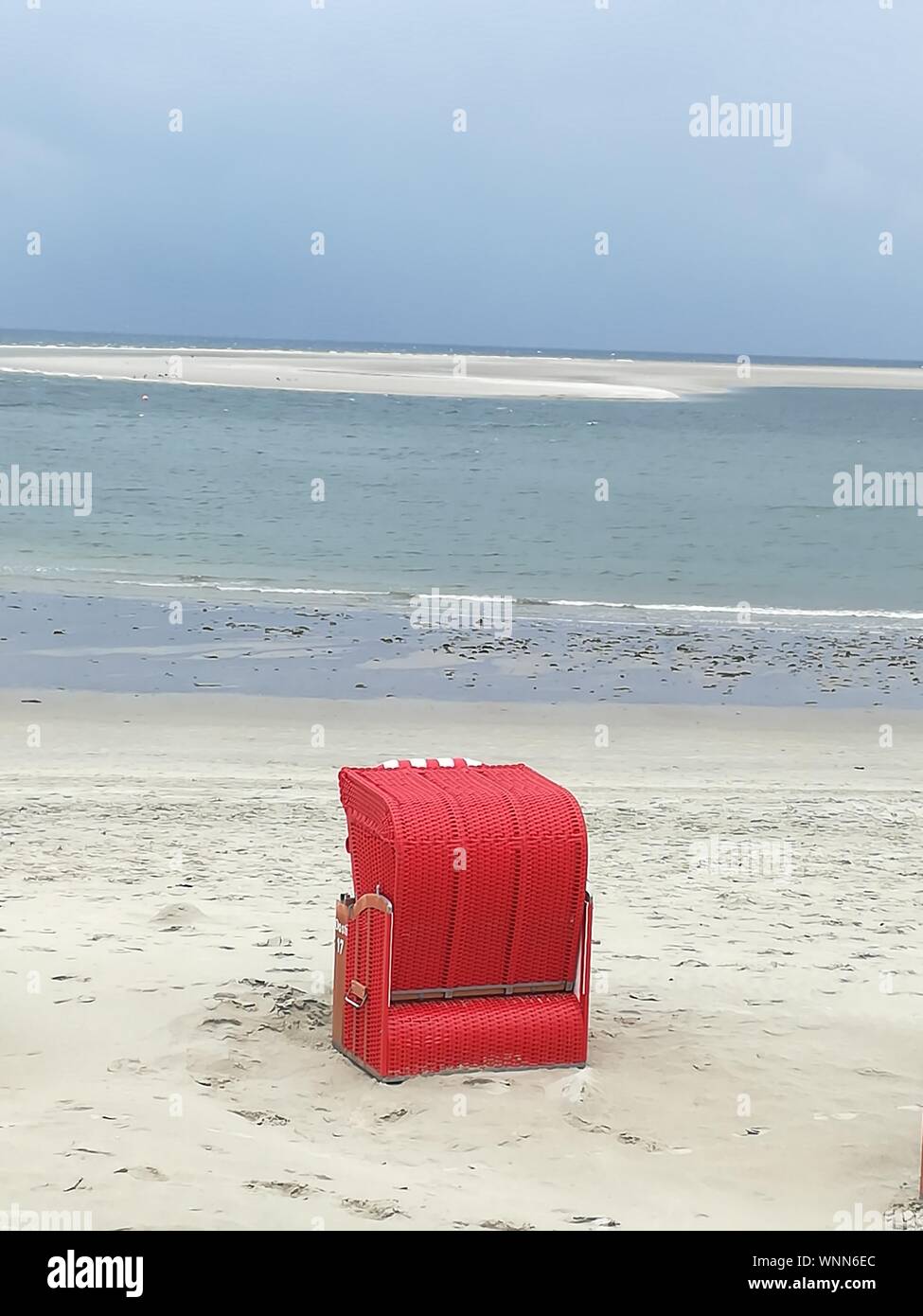 Red beach chairs hi-res stock photography and images - Alamy