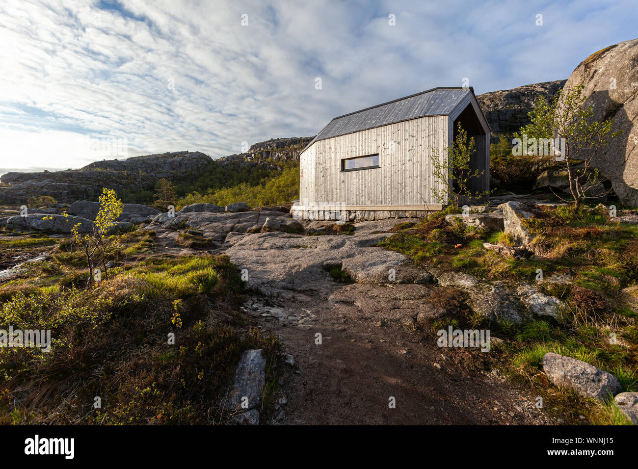 Rock cabin hi-res stock photography and images - Alamy