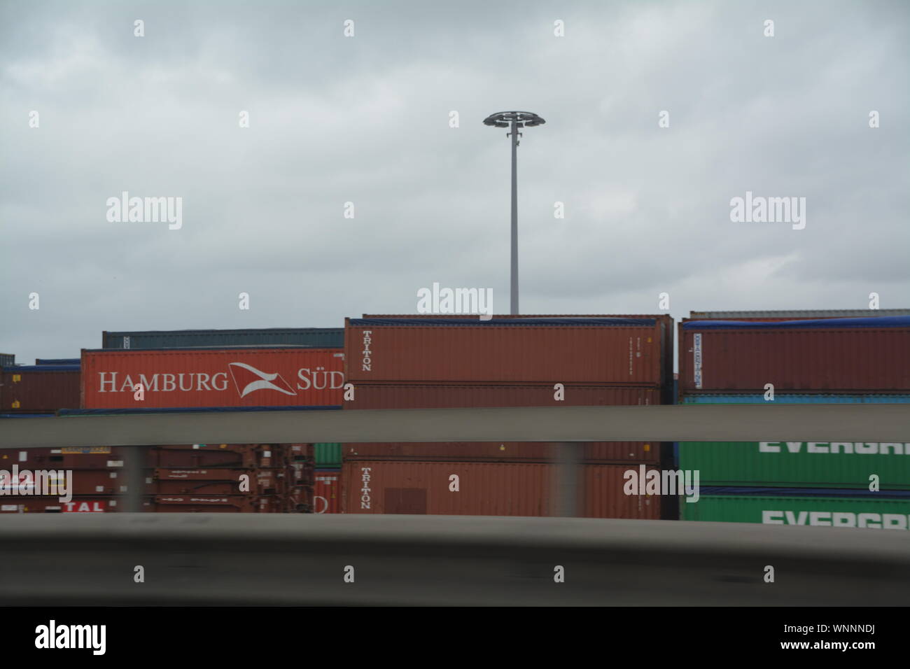 Dock containers hi-res stock photography and images - Alamy