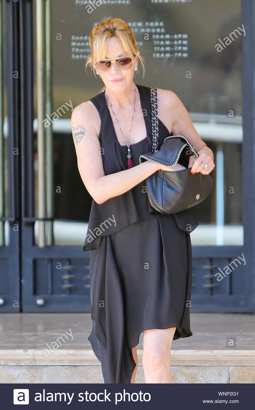 Melanie Griffith Working Girl Stock Photos & Melanie Griffith Working ...