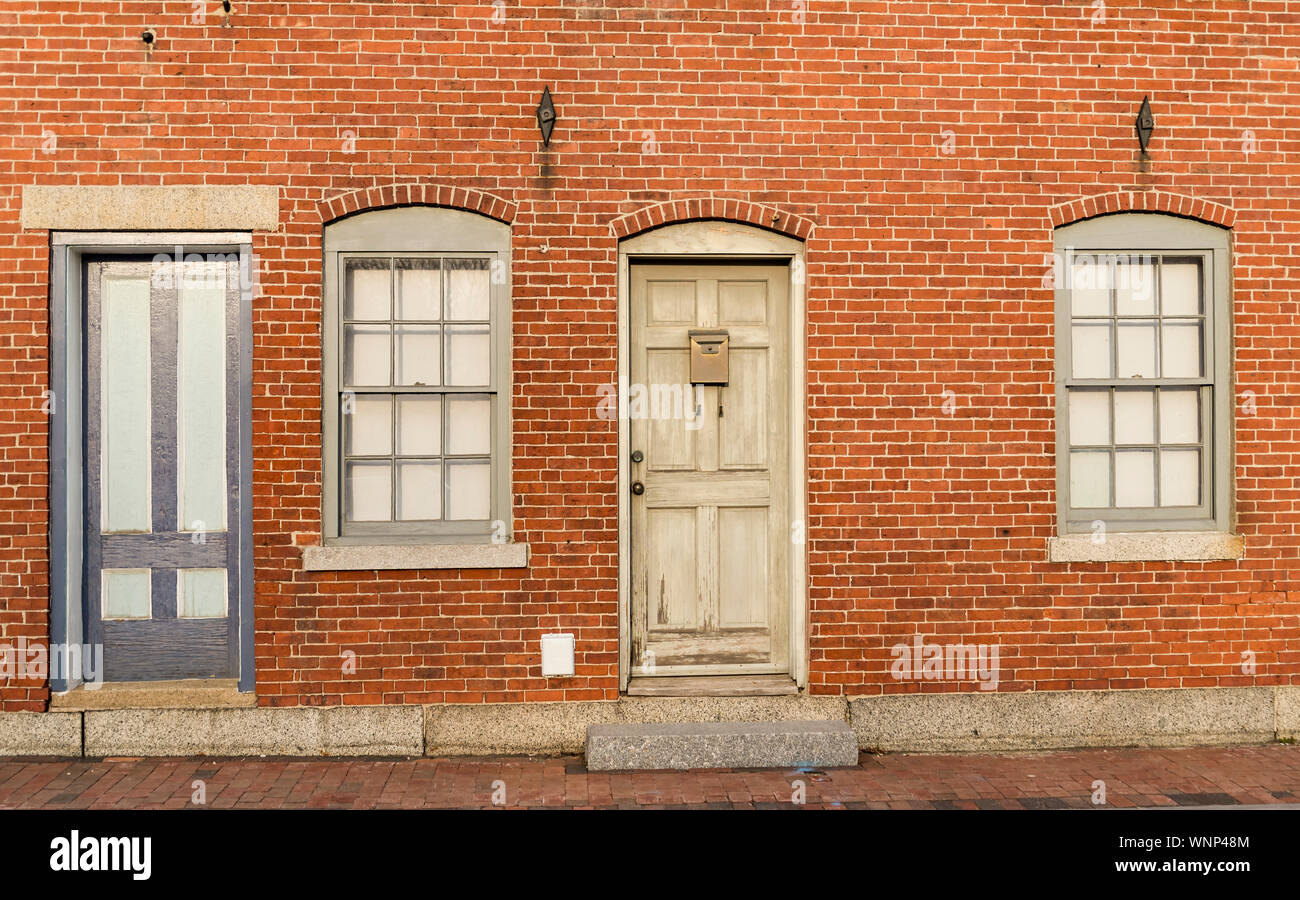 Old red brick house uk hi-res stock photography and images - Alamy