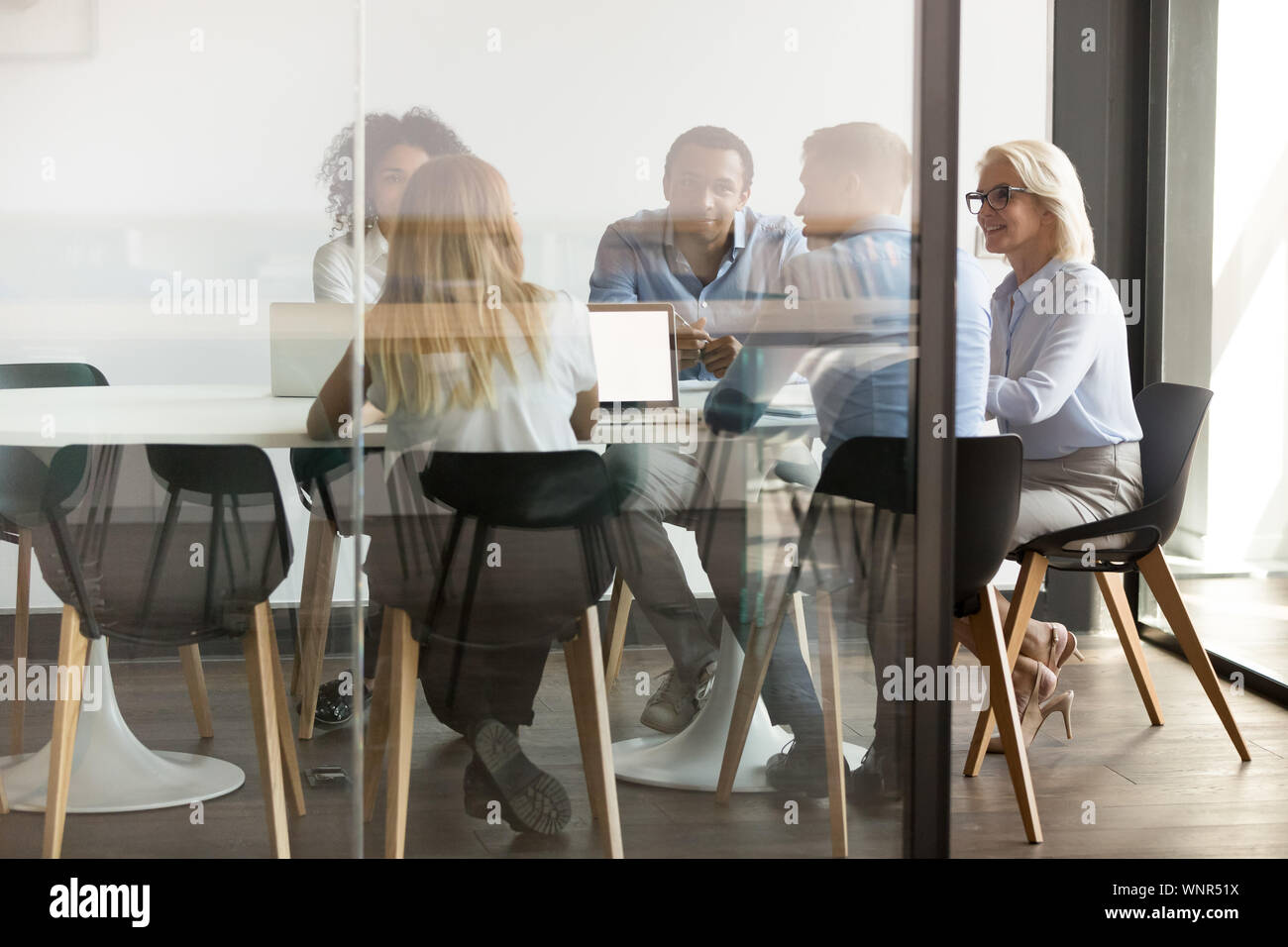 Employee brainstorm hi-res stock photography and images - Alamy