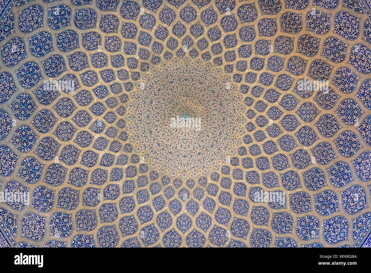 Isfahan mosque dome ceiling hi-res stock photography and images - Alamy