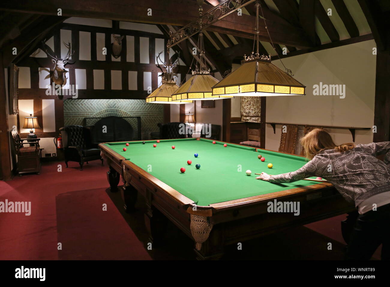 Snooker rooms hi-res stock photography and images - Alamy