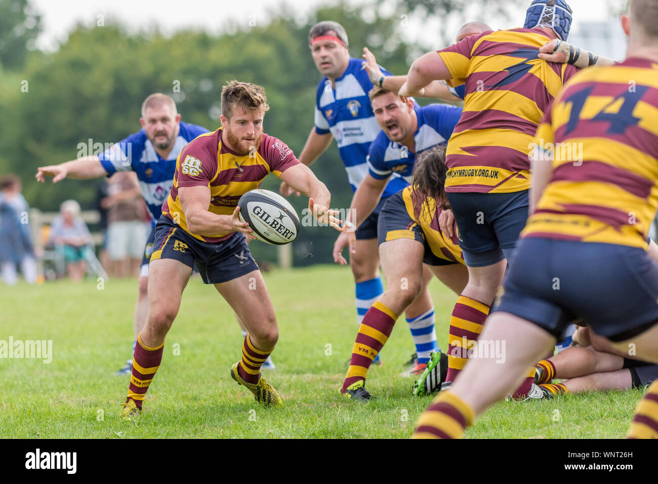 Rugby number 9 scrum hi-res stock photography and images - Alamy