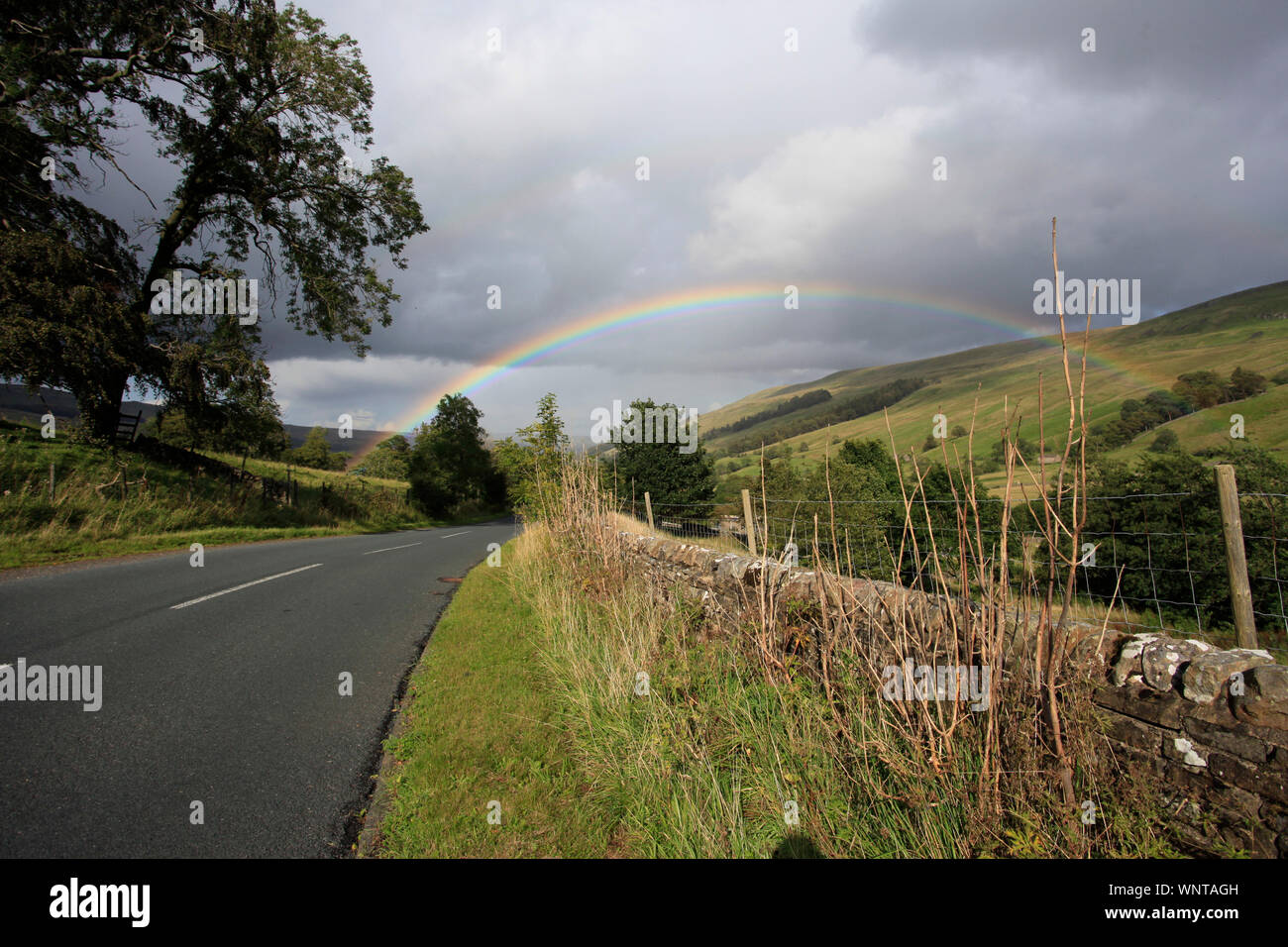 Full arc of rainbow hi-res stock photography and images - Alamy
