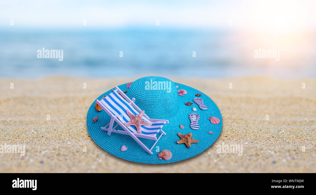 Seashell border sea shell hi-res stock photography and images - Alamy