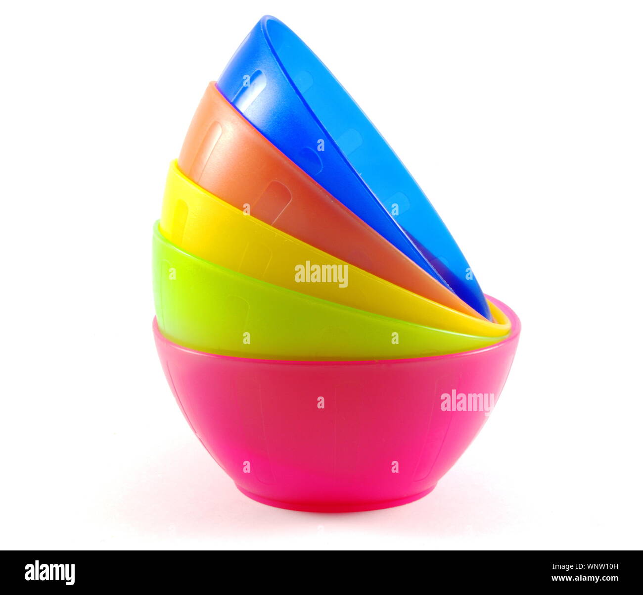 Stack of plastic bowls hi-res stock photography and images - Alamy