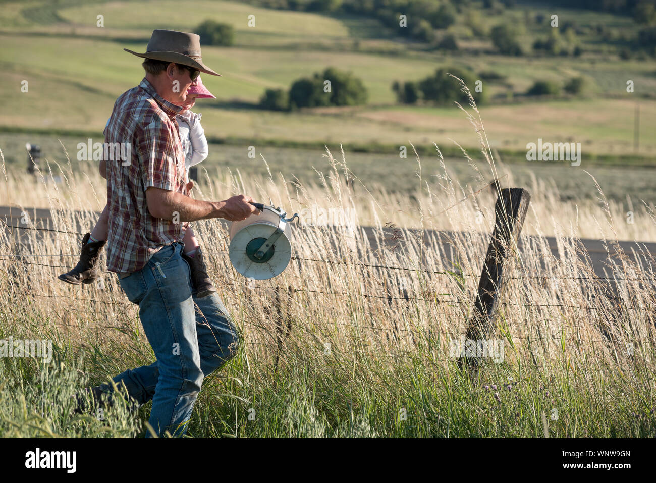 Installing fencing hi-res stock photography and images - Alamy