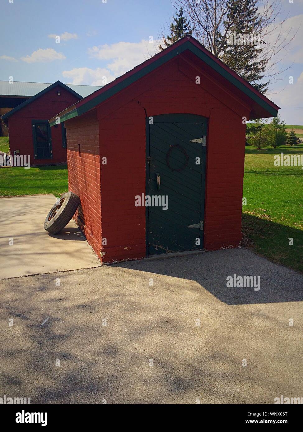 Brick built shed hi-res stock photography and images - Alamy