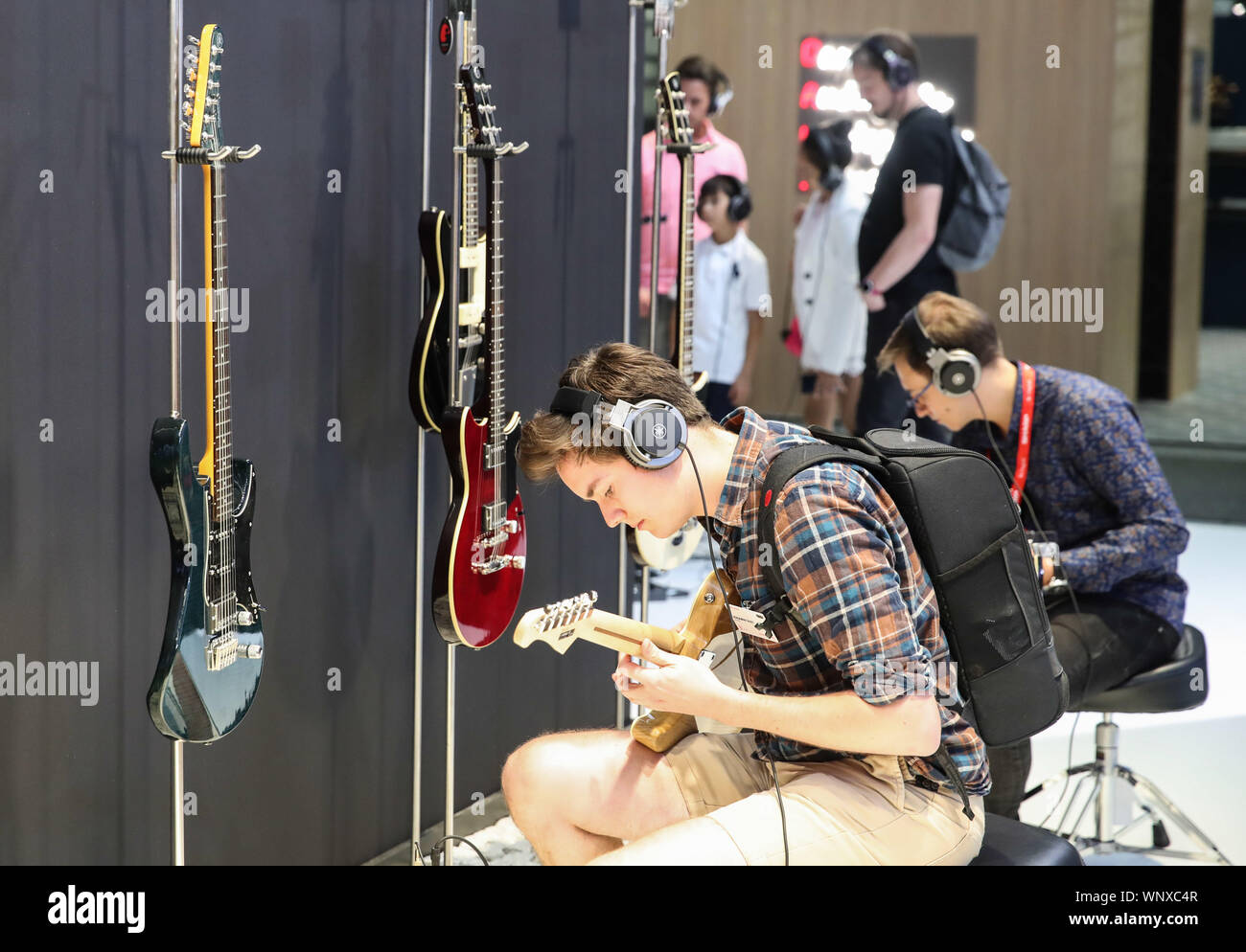 Yamaha musical instruments hi-res stock photography and images - Alamy