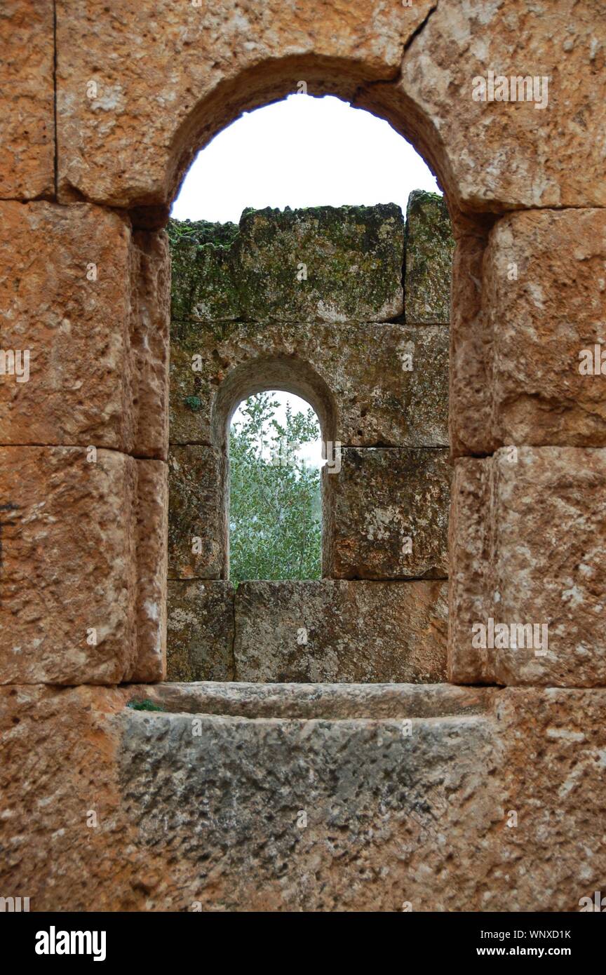 The ruins of Al Bara Stock Photo - Alamy