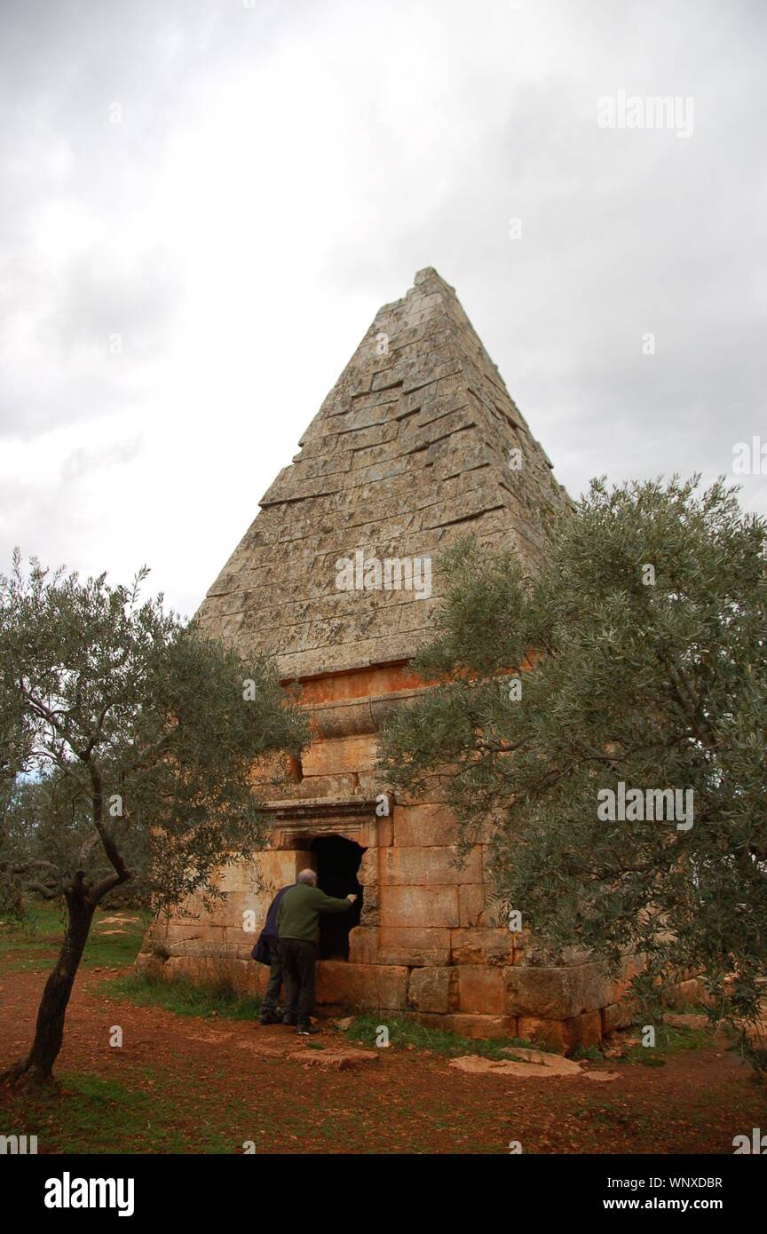 The ruins of Al Bara Stock Photo - Alamy