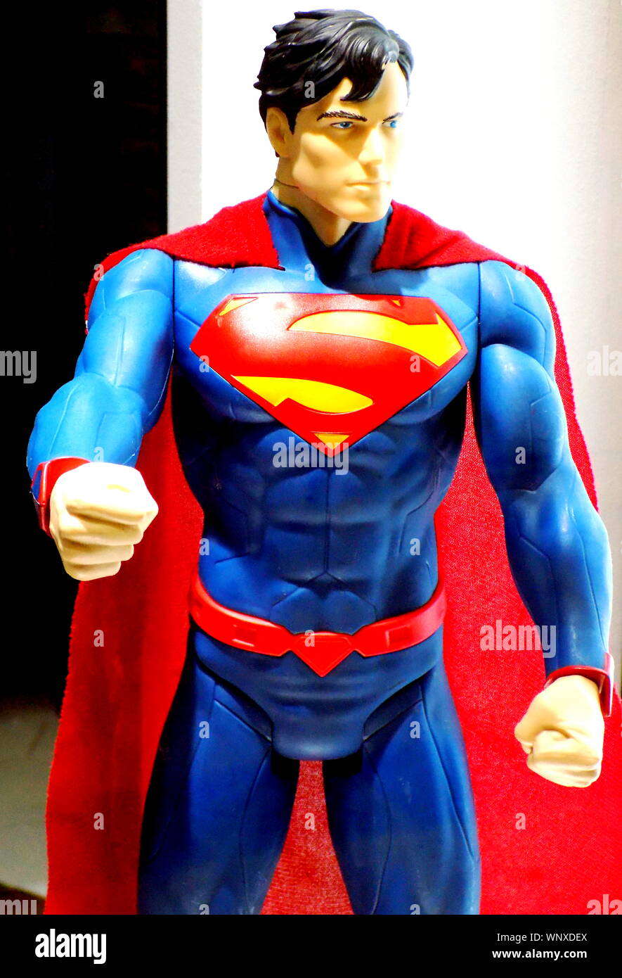 Superman statue hi-res stock photography and images - Alamy